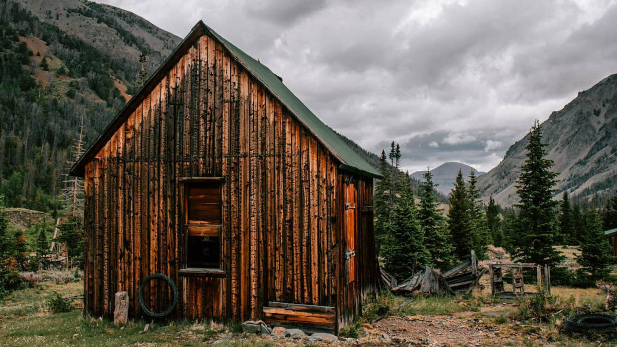 8 Wyoming Ghost Towns You Need to Explore
