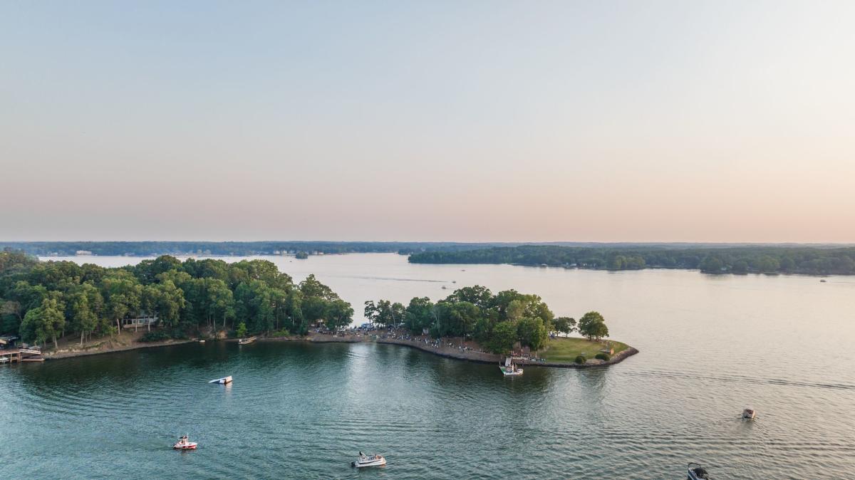 How to Spend a Day on Lake Wylie in South Carolina