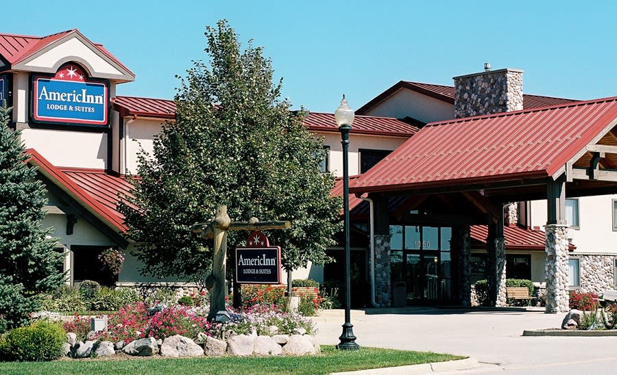 AmericInn Lodge & Suites