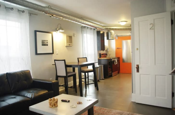 Spacious, modern, downtown apartment