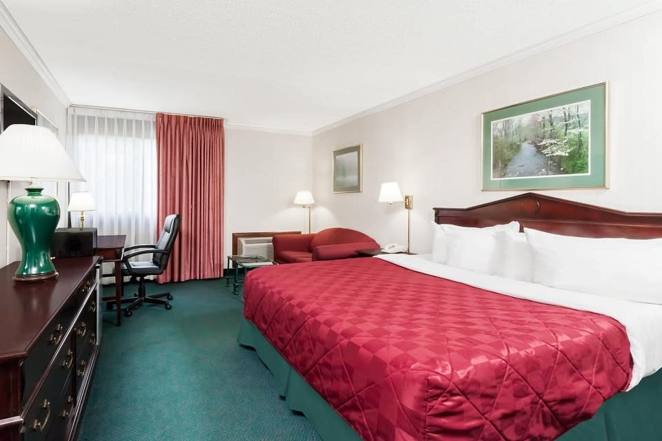 Baymont By Wyndham Queensbury Lake George