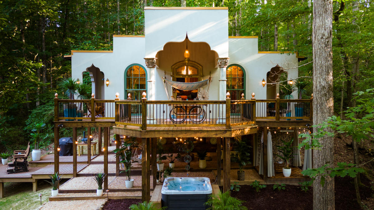 The Flying Carpet Moroccan Treehouse