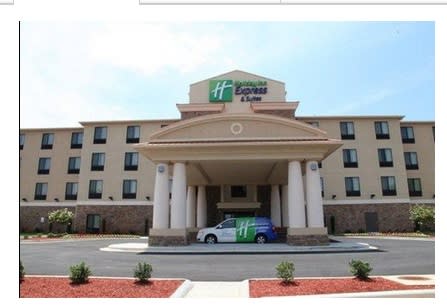Holiday Inn Express & Suites - Madison