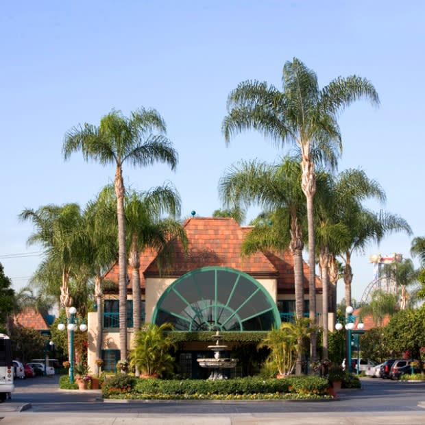 Candy Cane Inn | Anaheim, CA 92802