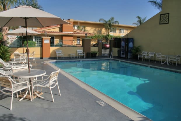 Anaheim Islander Inn & Suites | Anaheim, CA 92802