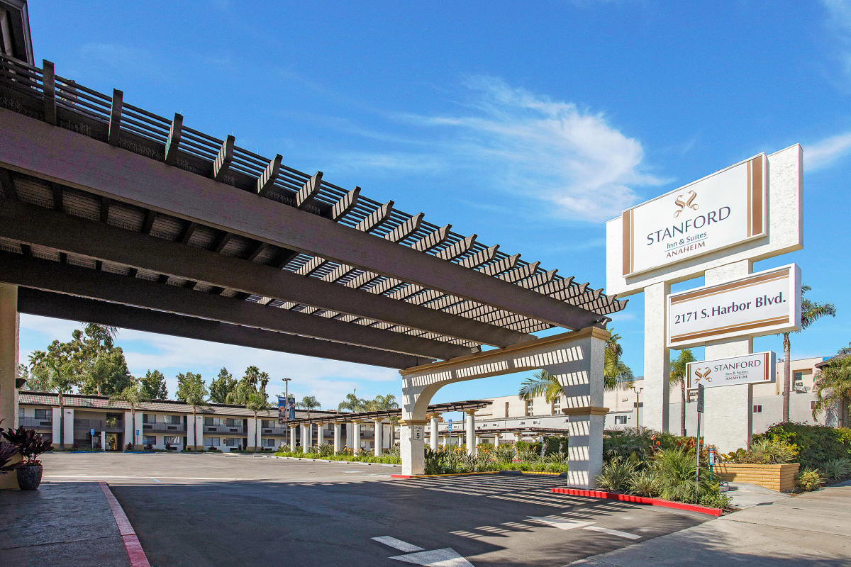 Stanford Inn and Suites | Anaheim, CA 92802