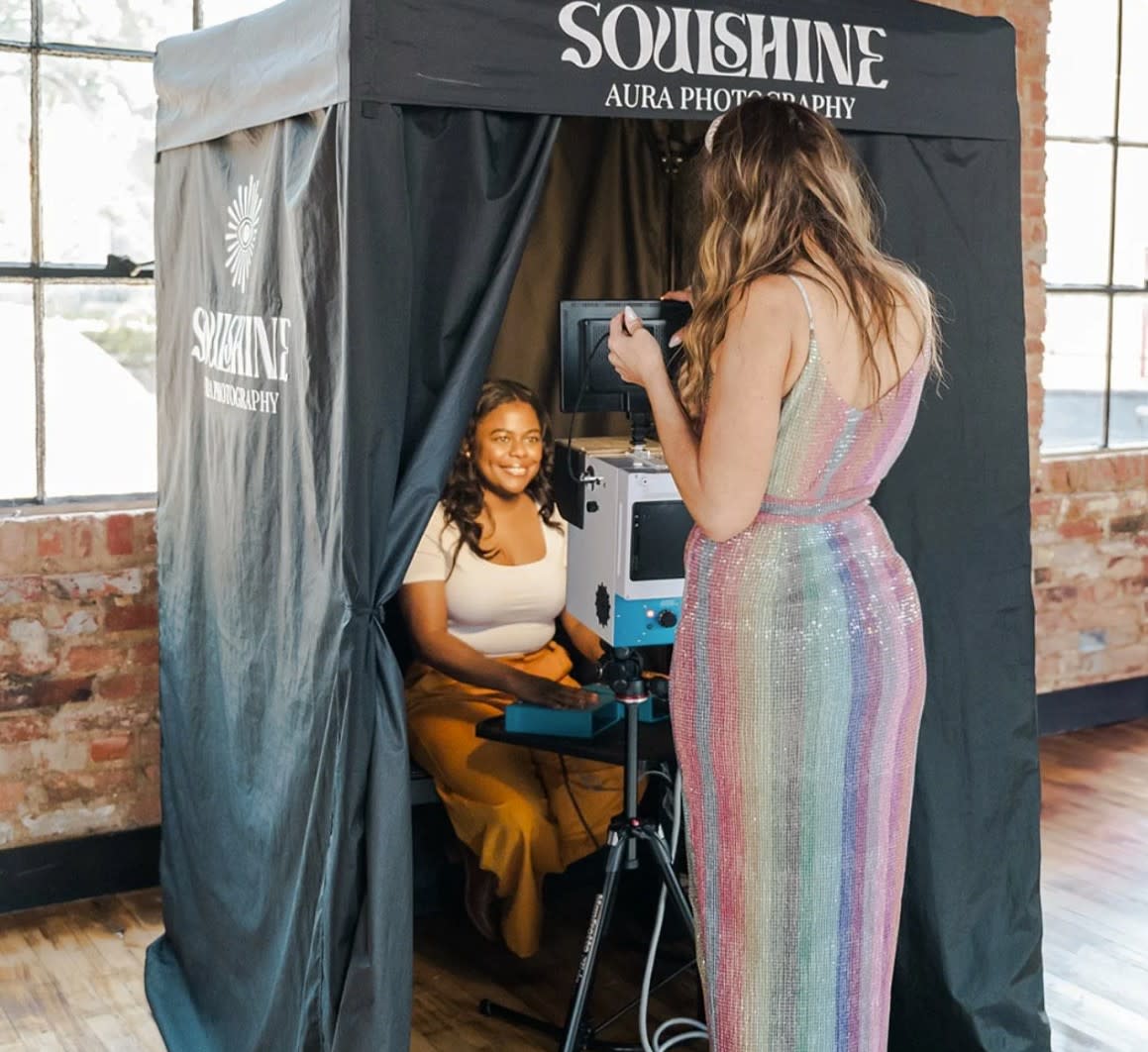Soulshine Aura Color Readings in the summer pop-up shop! | Annapolis, MD