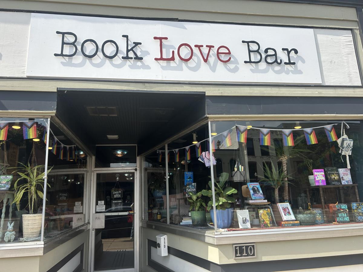 Book Love Bar