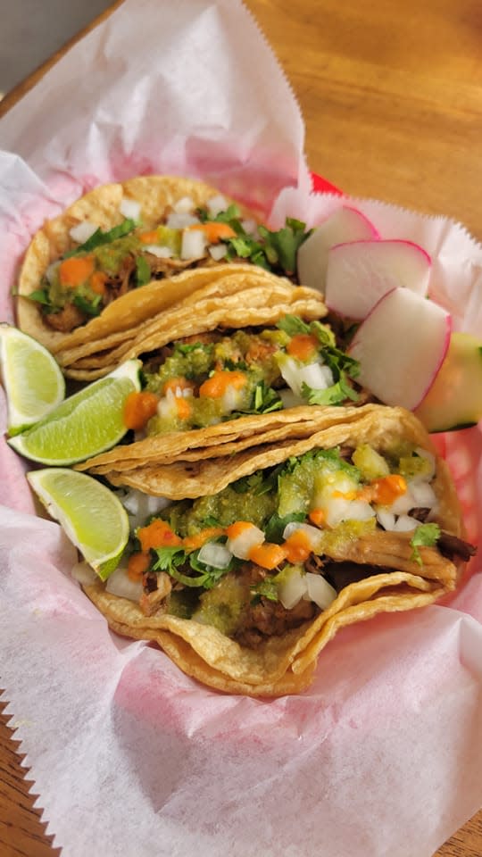 Poquitos