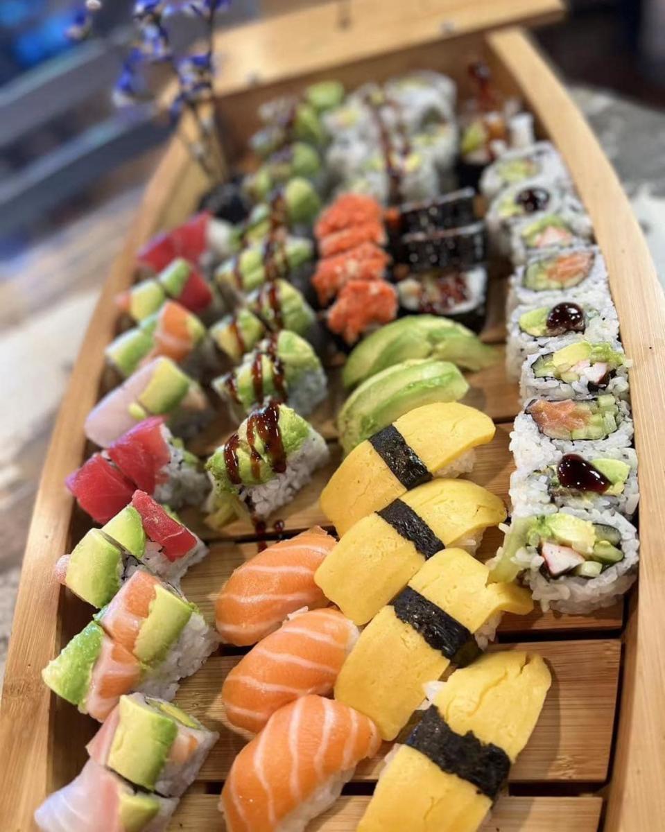 Hello Sushi - Highland Rd.