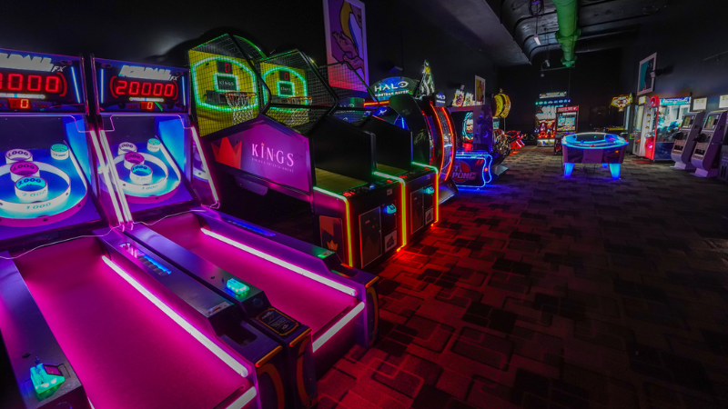 Kings Dining & Entertainment - Boston Back Bay