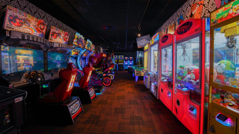 Kings Dining and Entertainment Boston - Seaport