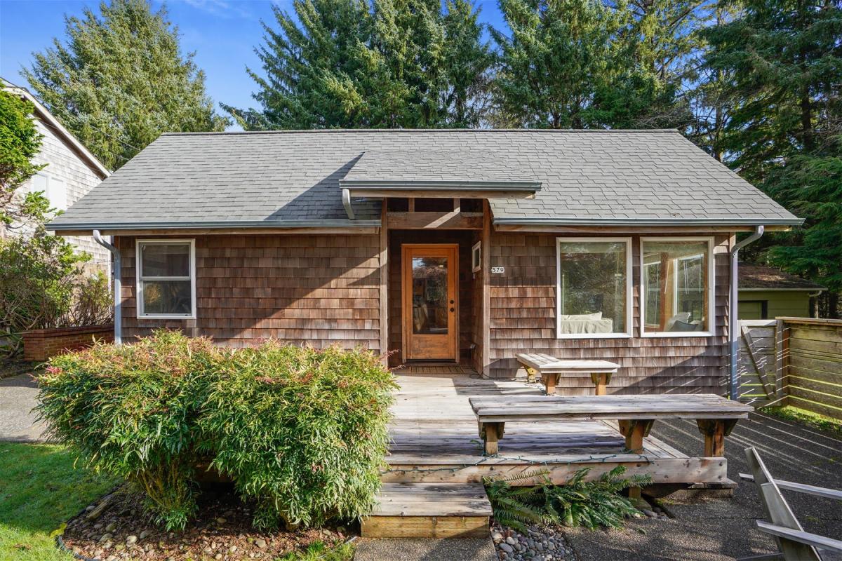 Salal Bungalow - Beachcomber Vacation Homes | Cannon Beach, OR