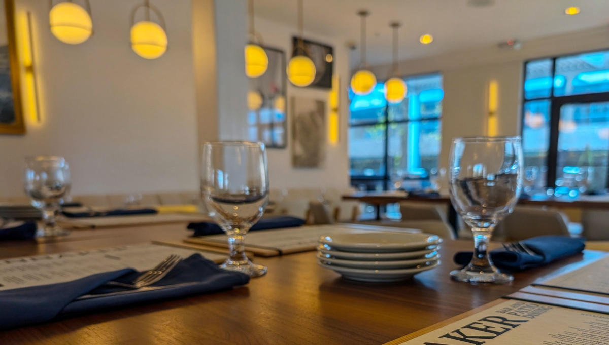 Spinnaker Bar and Patio Dining