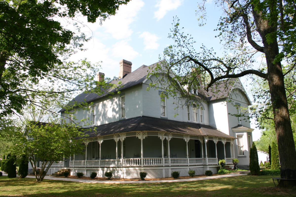 Falcon Rest Mansion & Gardens