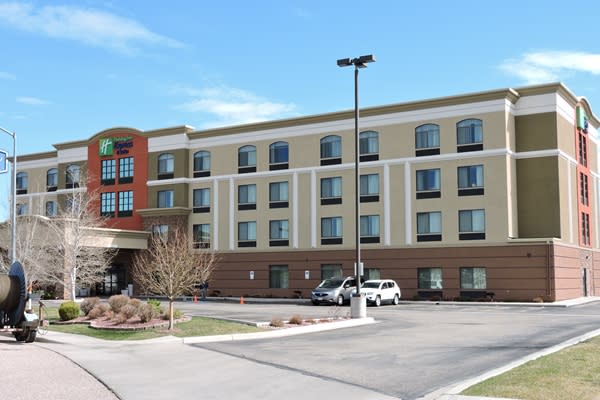Holiday Inn Express & Suites