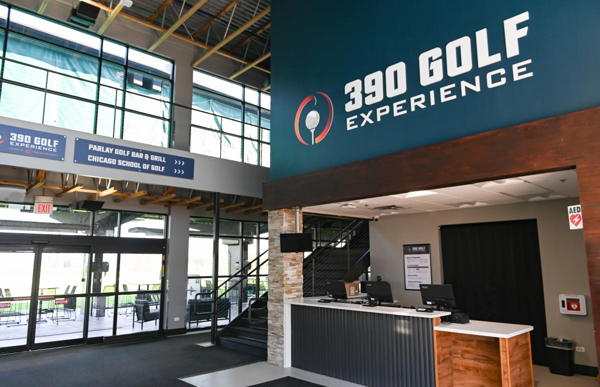 390 Golf Experience | Wood Dale, IL