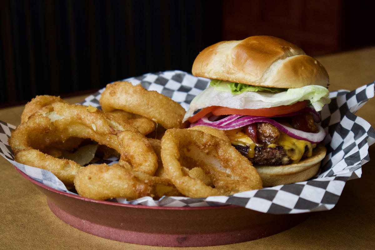 Tree-Guys Pizza Pub | Itasca, IL