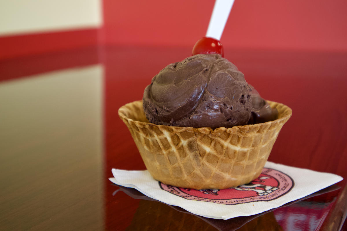 Dini's Ice Cream Shoppe | Roselle, IL