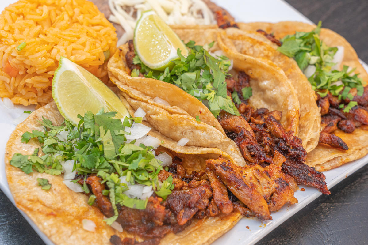 Los 2 Pollos Mexican Kitchen | Rolling Meadows, IL