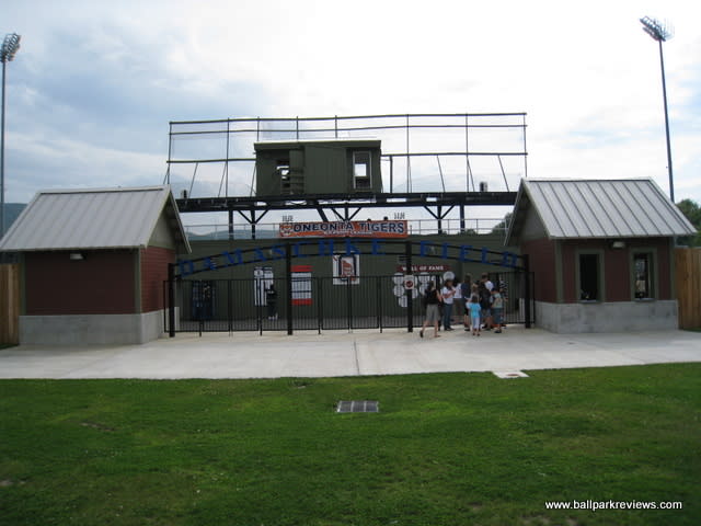 Damaschke Field