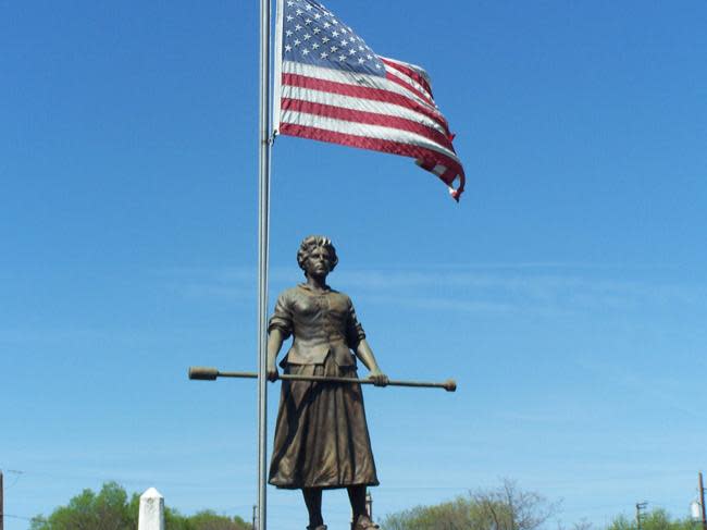 Molly Pitcher Grave & Statue
