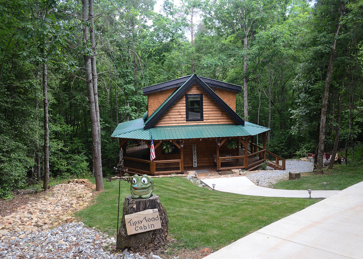 Tipsy Toad Cabin
