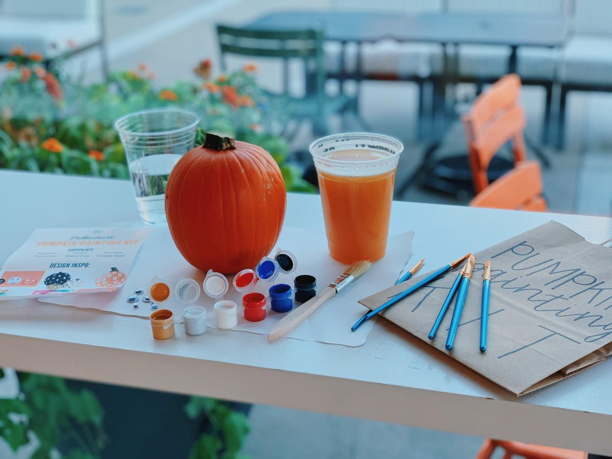 Dallasites101 Pumpkin Painting Party at Dot's