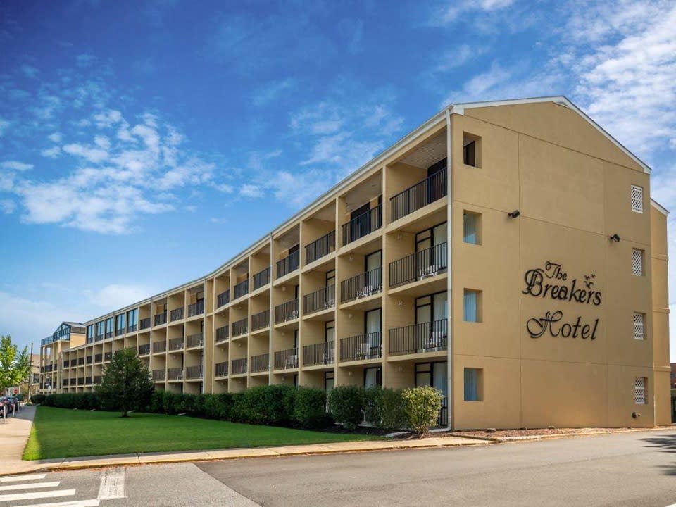 Breakers Hotel and Suites