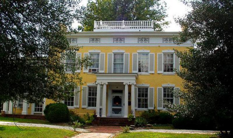 Causey Mansion Bed and Breakfast