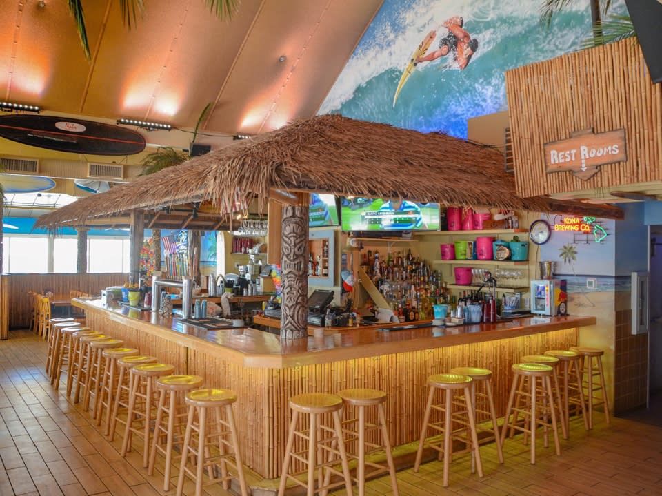 Nalu Hawaiian Surf Bar and Grill