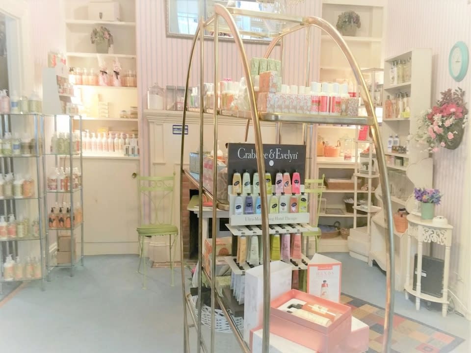 The Bath Shop at Two Cats in the Yard
