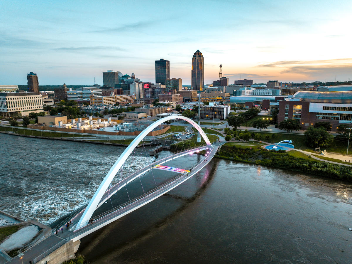 Iowa Women of Achievement Bridge