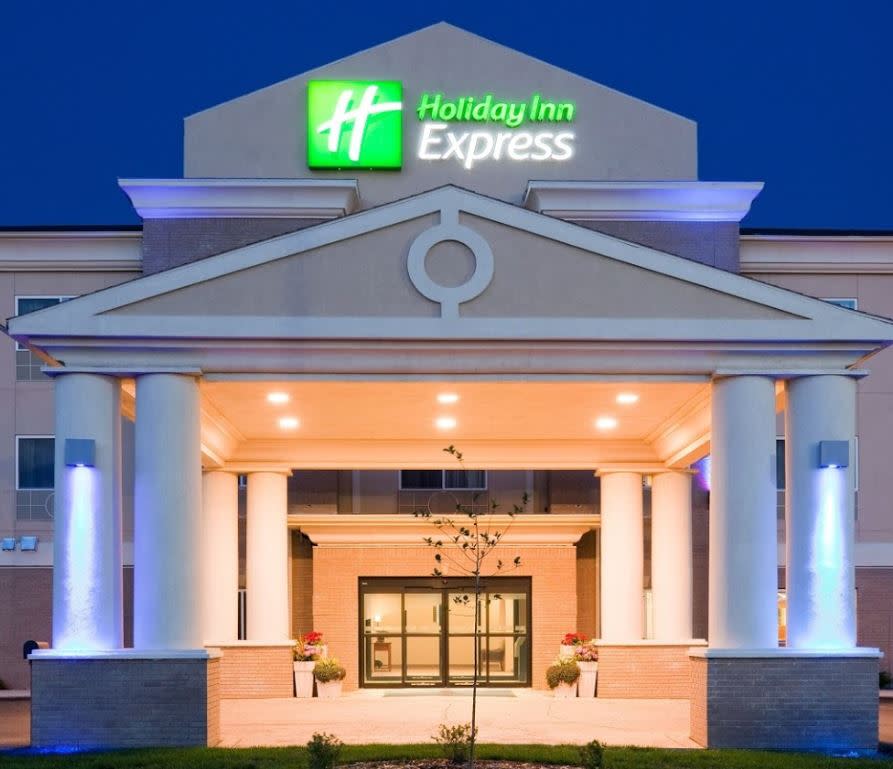 Holiday Inn Express & Suites