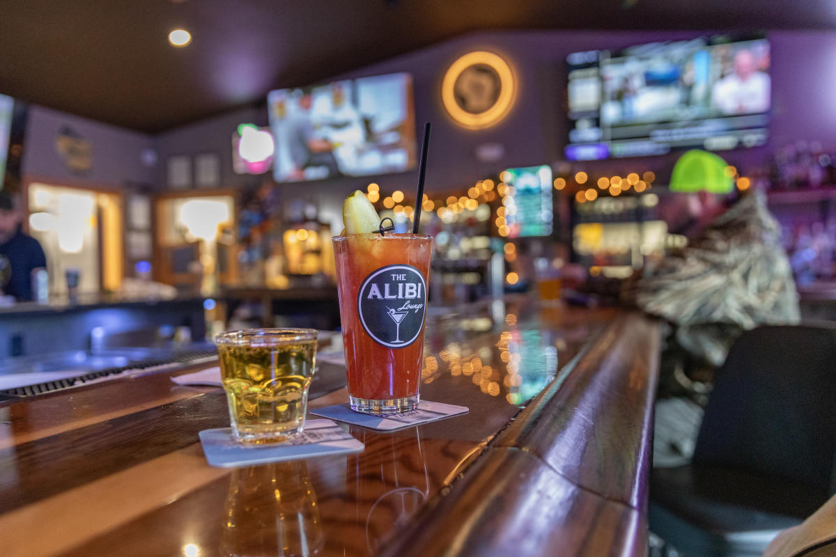 The Alibi Lounge | Eau Claire, WI 54701