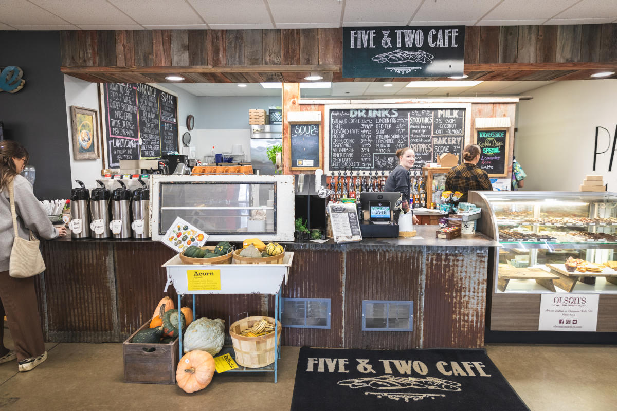 Five and Two Cafe | Eau Claire, WI 54701