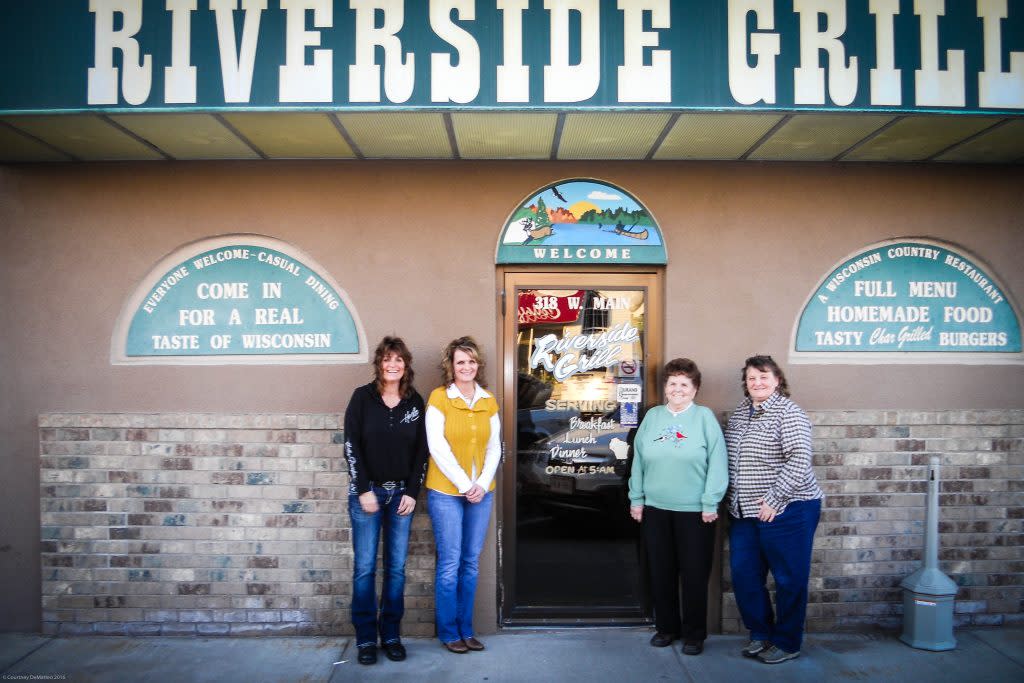 Corral Bar & Riverside Grill | Durand, WI 54736