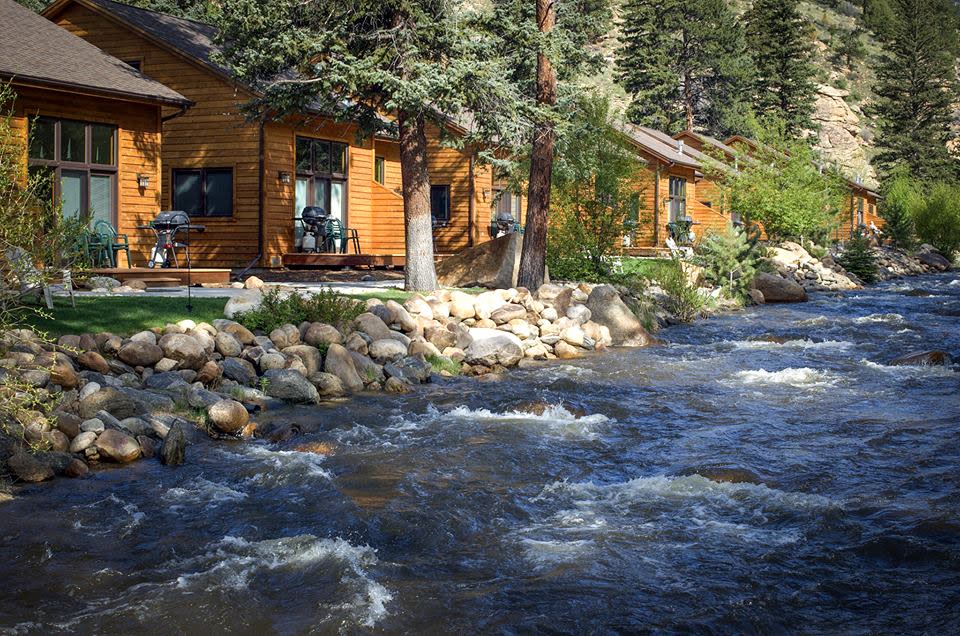 River Stone Resorts & Bear Paw Suites