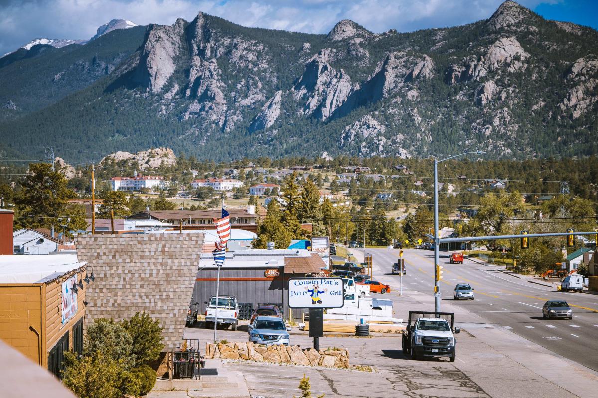 Cousin Pat's Pub & Grill