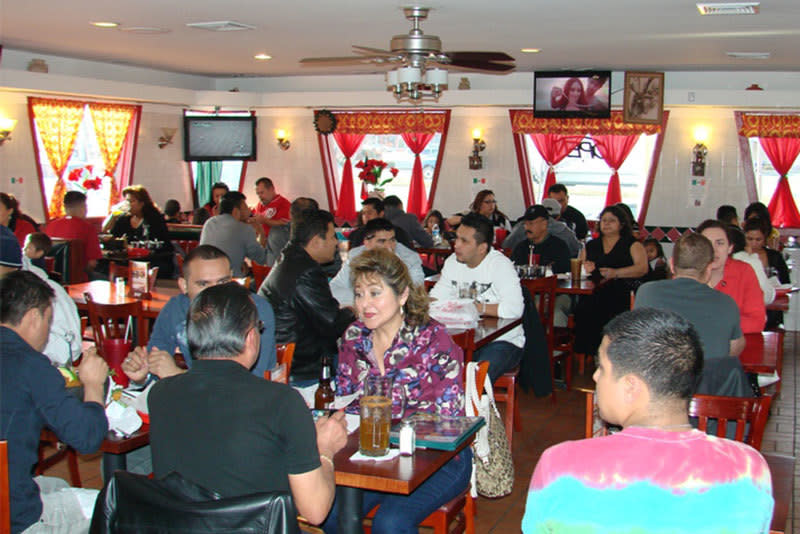 Ricos Tacos Moya Restaurant 3