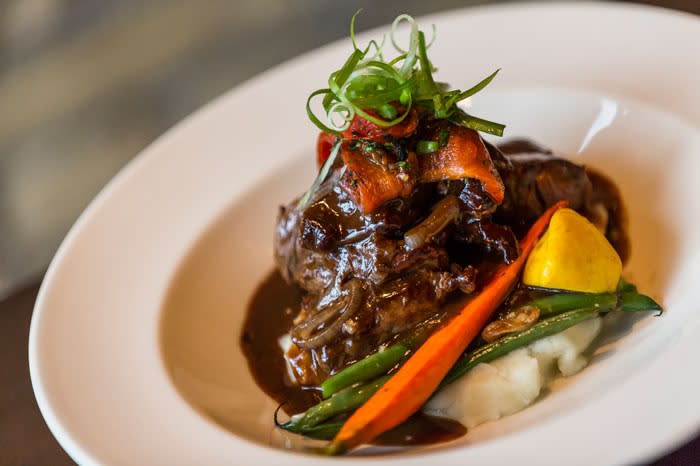 Rustica Eatery & Tavern