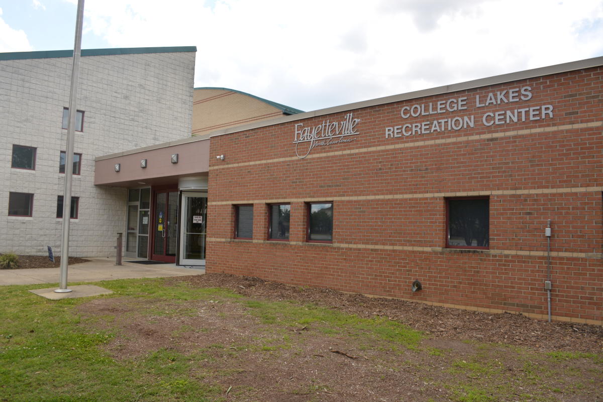 College Lakes Recreation Center