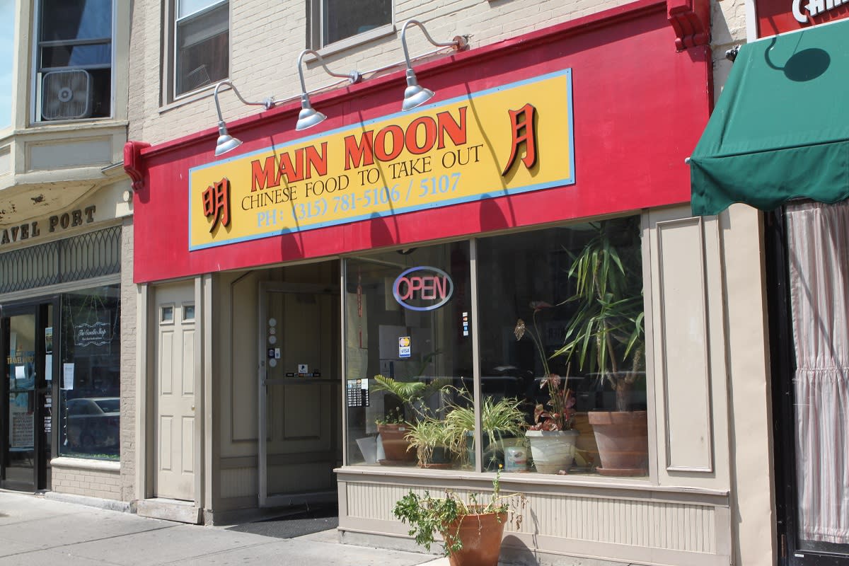 Main Moon | Geneva, NY