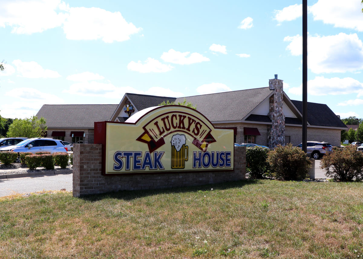 Lucky's Steak House - Fenton