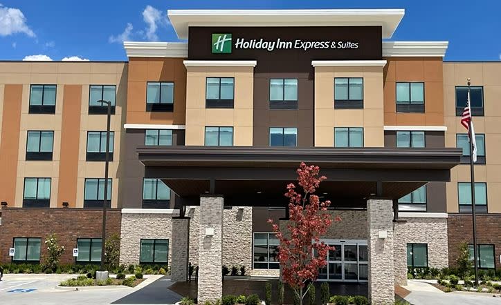 Holiday Inn Express & Suites
