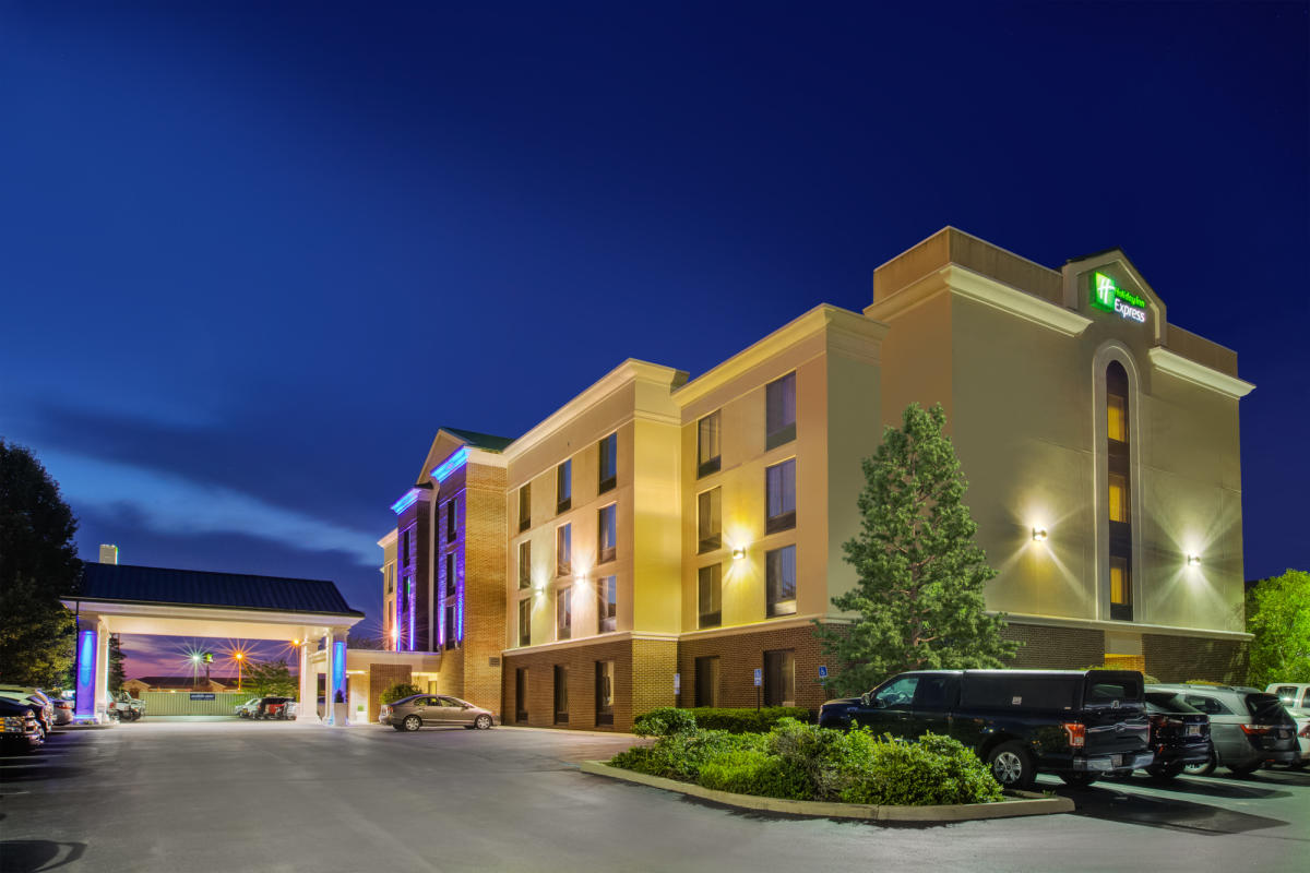 Holiday Inn Express & Suites