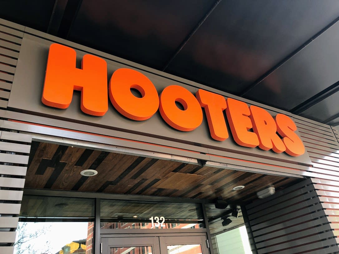 Hooters Restaurant