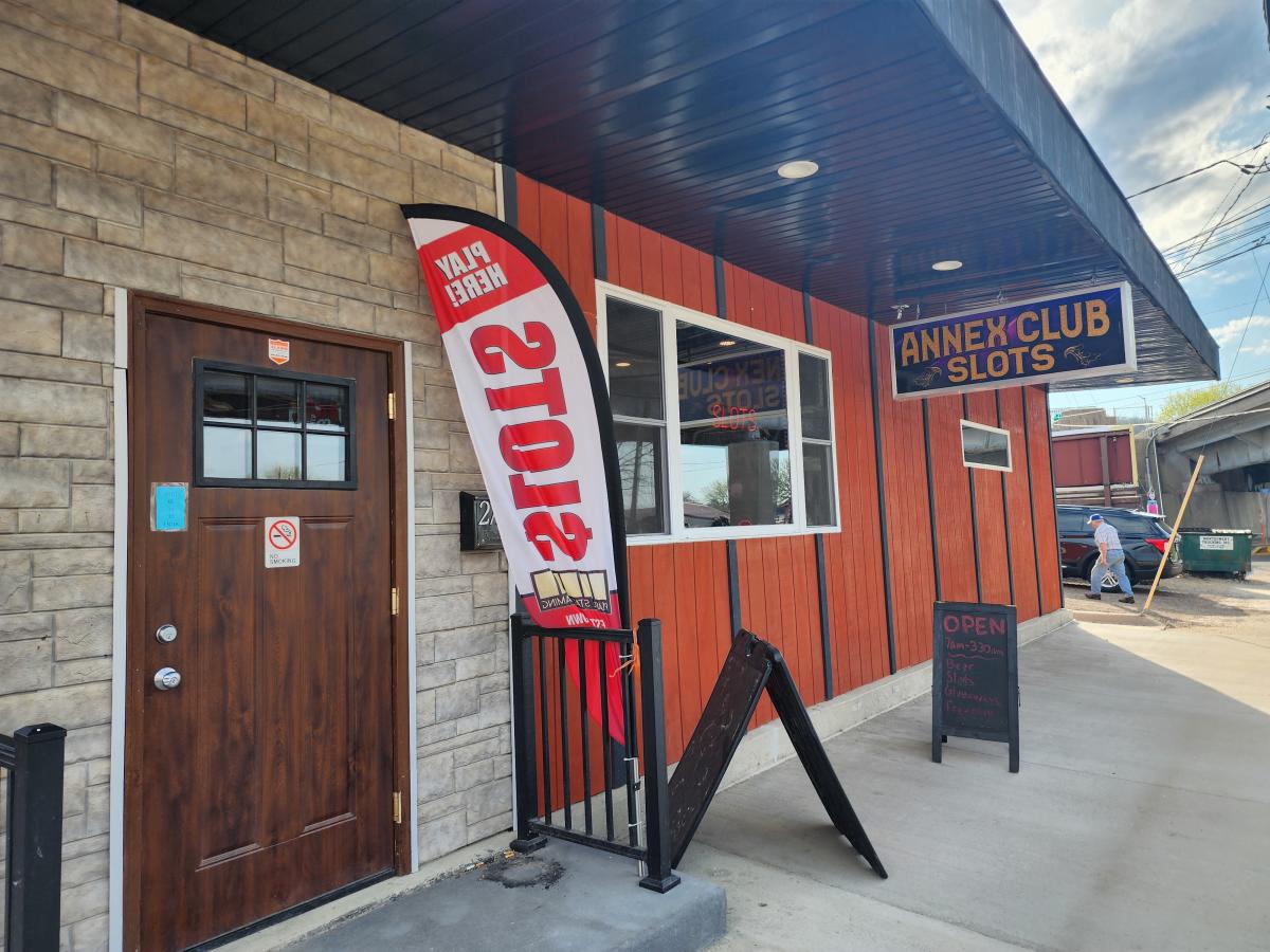 The Annex Club | Bar in East Dubuque, IL | Galena Country