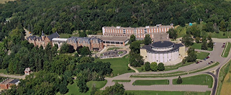 Sinsinawa Mound | Retreat Center in Sinsinawa, WI | Galena Country