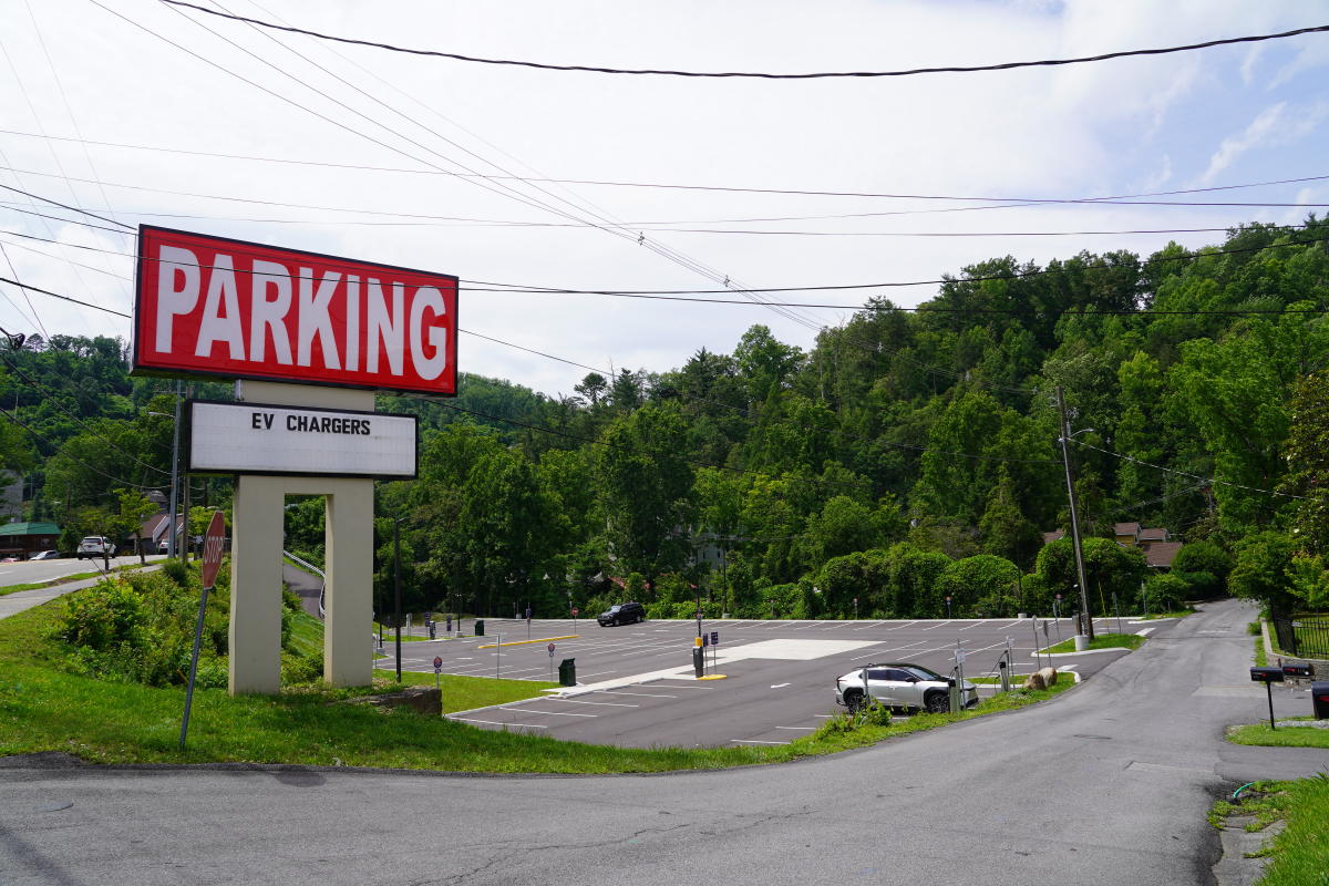 Willow Lane Parking Lot